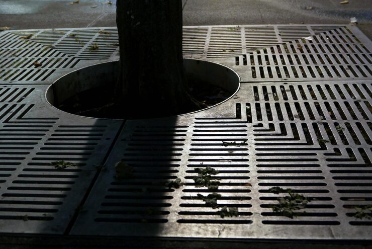 Drain Grates vs Sewer Lids: Complete Guide for Australian Projects – Ferrum